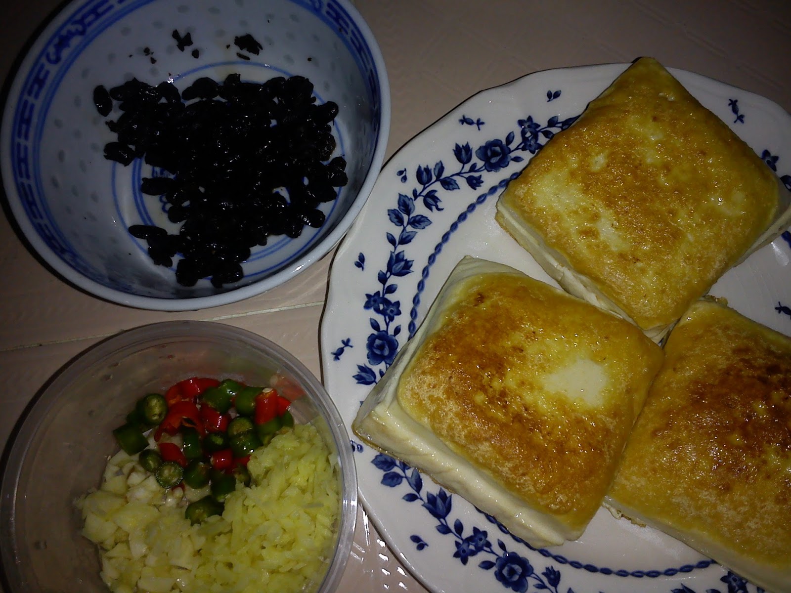 Cooking Pleasure: FRIED TAUKWA WITH TAU SEE