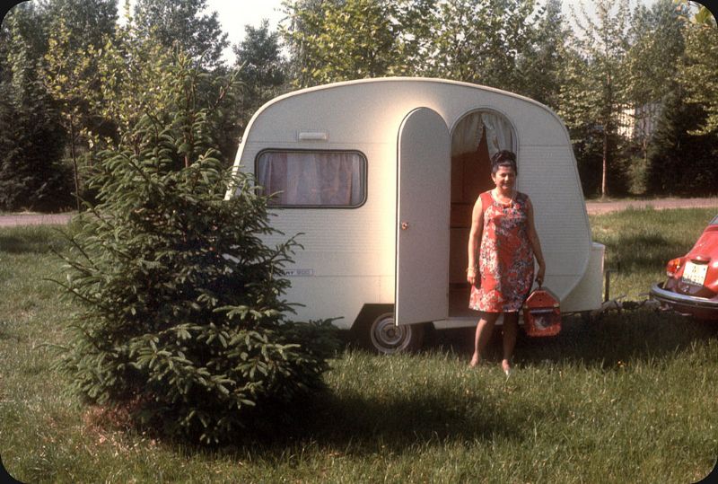Trailer Life: 28 Cool Pics That Capture People With Their Mobile Homes ...