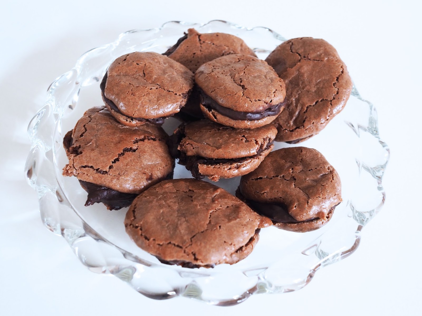 Schoko-Macarons | OVER THE RUSH