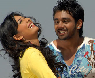 Addhuri 2012 Kannada Film Review - Cinejwala.com .::No.1 Total ...