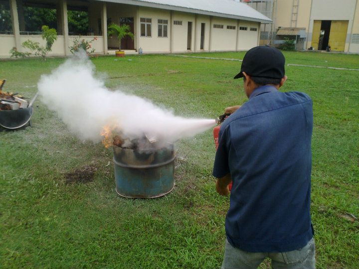 Cara Penggunaan Alat Pemadam Api - Tabung pemadam api | Isi ulang alat ...