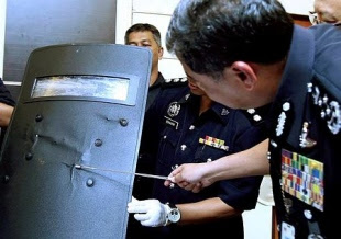 200 OTHERS ARRESTED AS 5 MEMBERS OF GANG 04 INCLUDING ITS LEADER SHOT ...