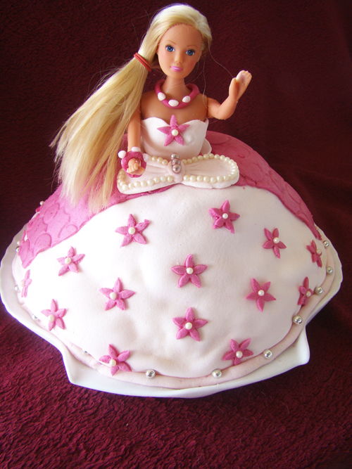 Słodkie królestwo: Tort Barbie/ Barbie's cake
