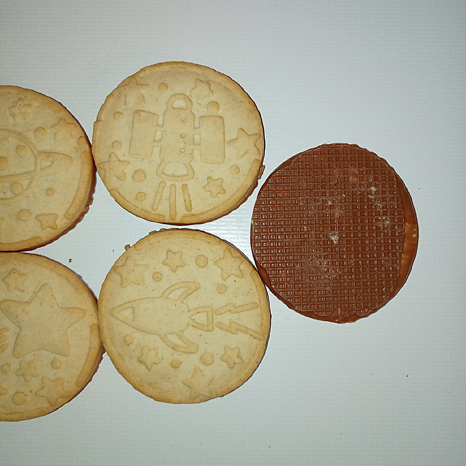 Supersupergirl's Food Reviews: Milkyway Biscuits