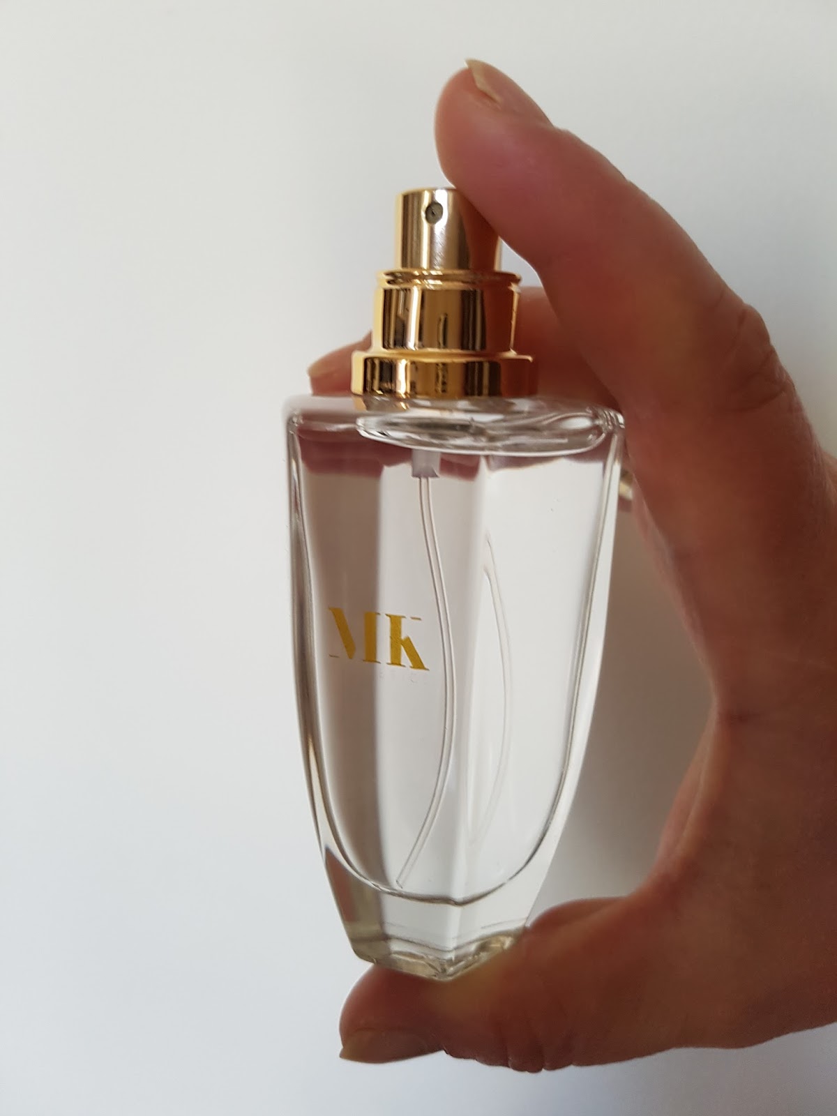 Testowanie z Marieną: MK COSMETICS -ODZIANA TYLKO W ZAPACH