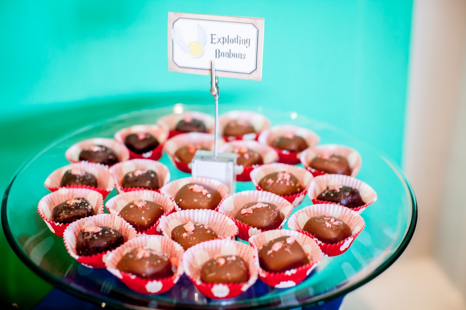 The Party Wall: Harry Potter-inspired party, Part 2: Dessert table ...