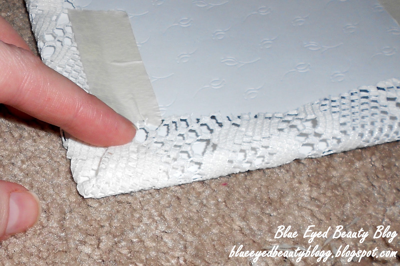 Blue Eyed Beauty Blog: DIY Framed Lace