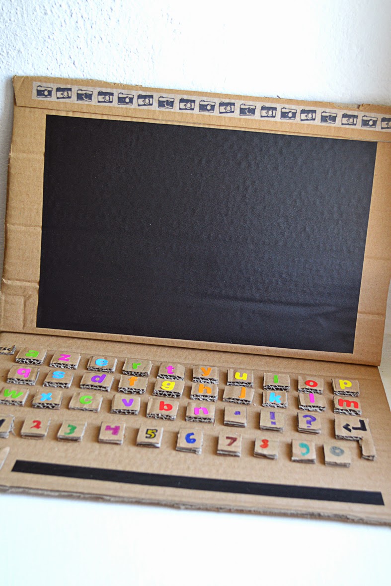 Millie and Ubu: DIY Chalk & Cardboard Computer / Un ordinateur en ...