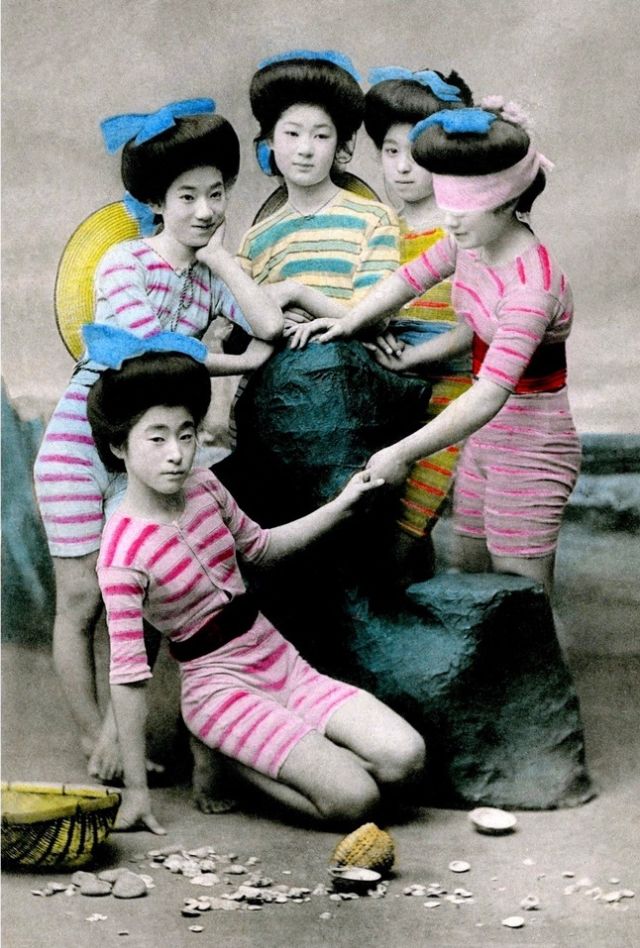 40 Colorized Photos of Japanese Bathing Beauties in the Early 20th ...