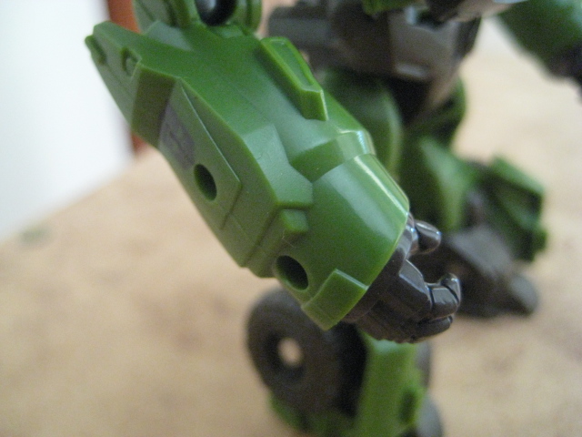 ChCse's blog: Toy Review: Transformers Prime Cyberverse Bulkhead ...
