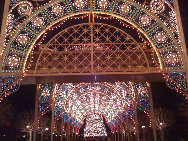 Disney Avenue: Remembering Epcot's Lights of Winter Holiday Display