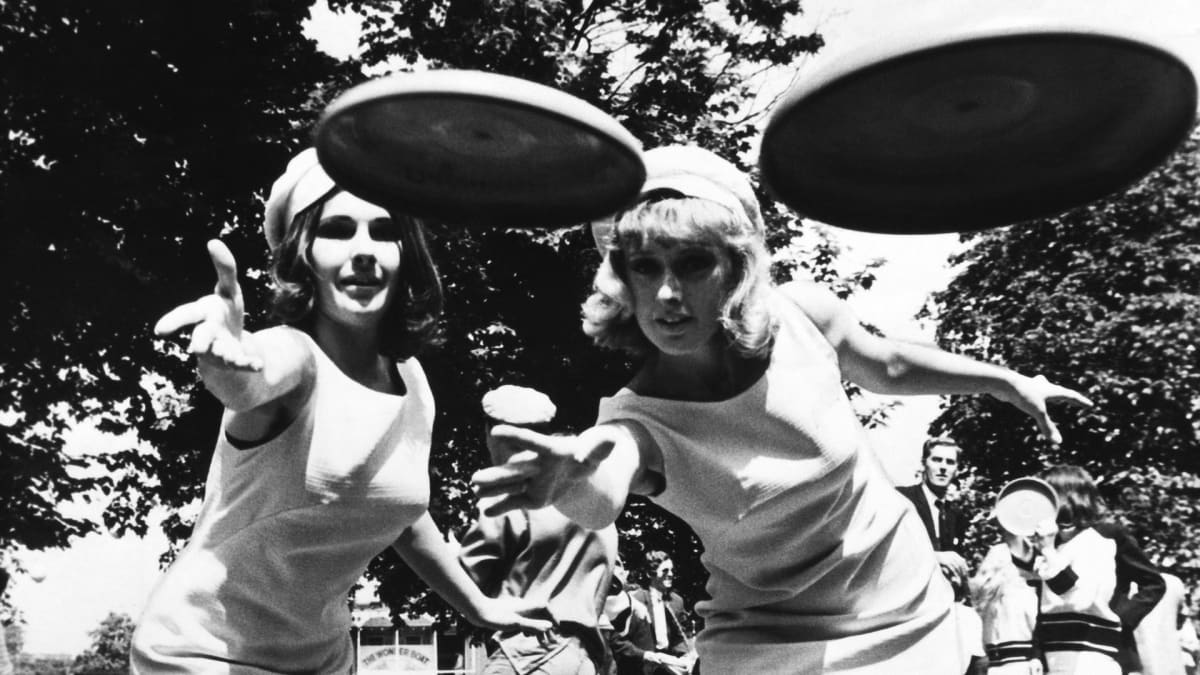 RETRO KIMMER'S BLOG: THE INVENTION OF THE FRISBEE!