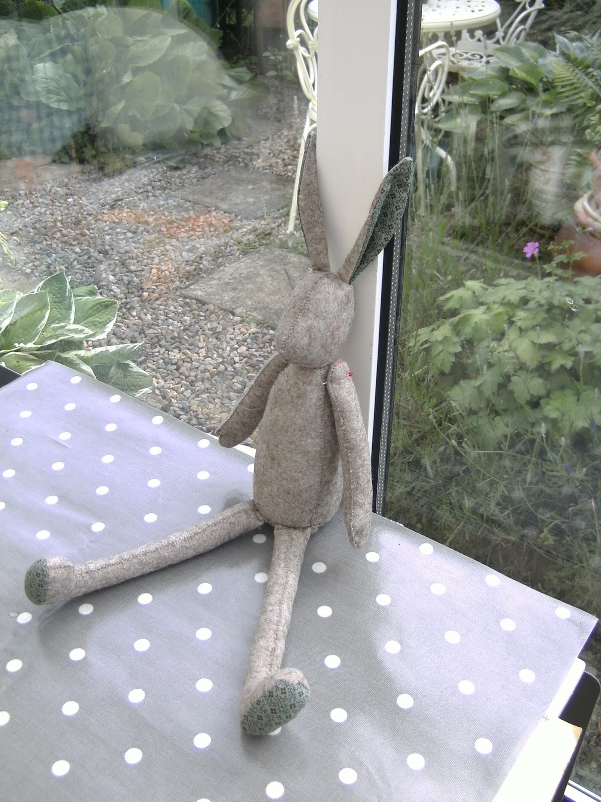 Granny's Button Box: Rabbity Hare - Luna Lapin