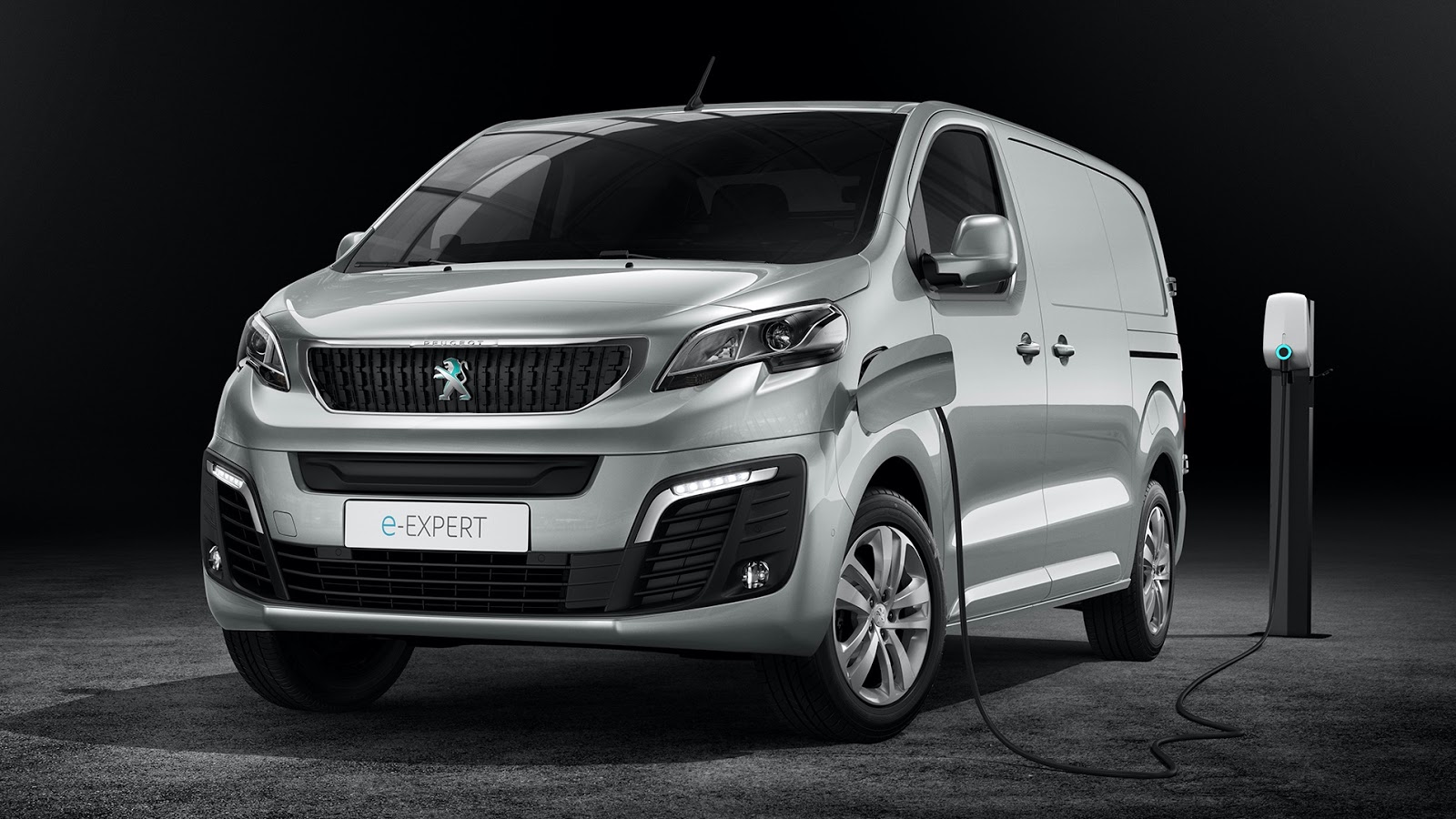 A toda carga: Peugeot y Citroën presentan a los e-Expert, e-Traveller ...
