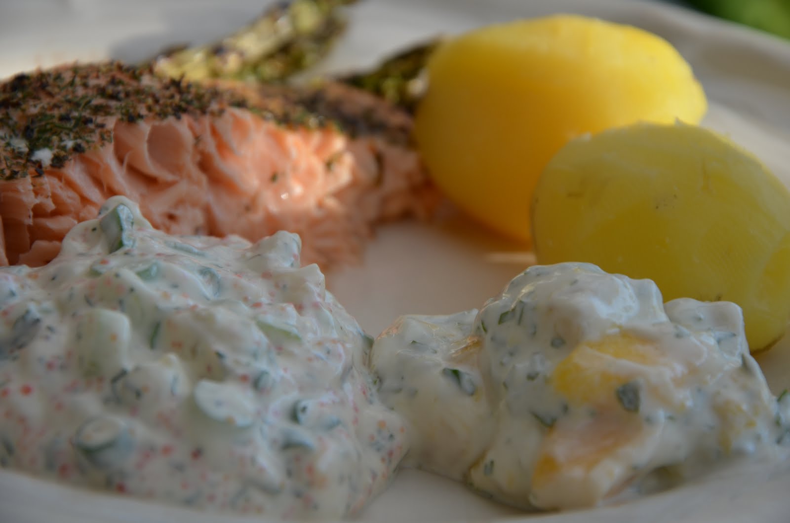 Therese Gott Och Blandat: Grillad laxfilè med 2 goda såser