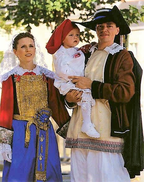FolkCostume&Embroidery: A Closer View of Breton Costume; Part 9. The ...