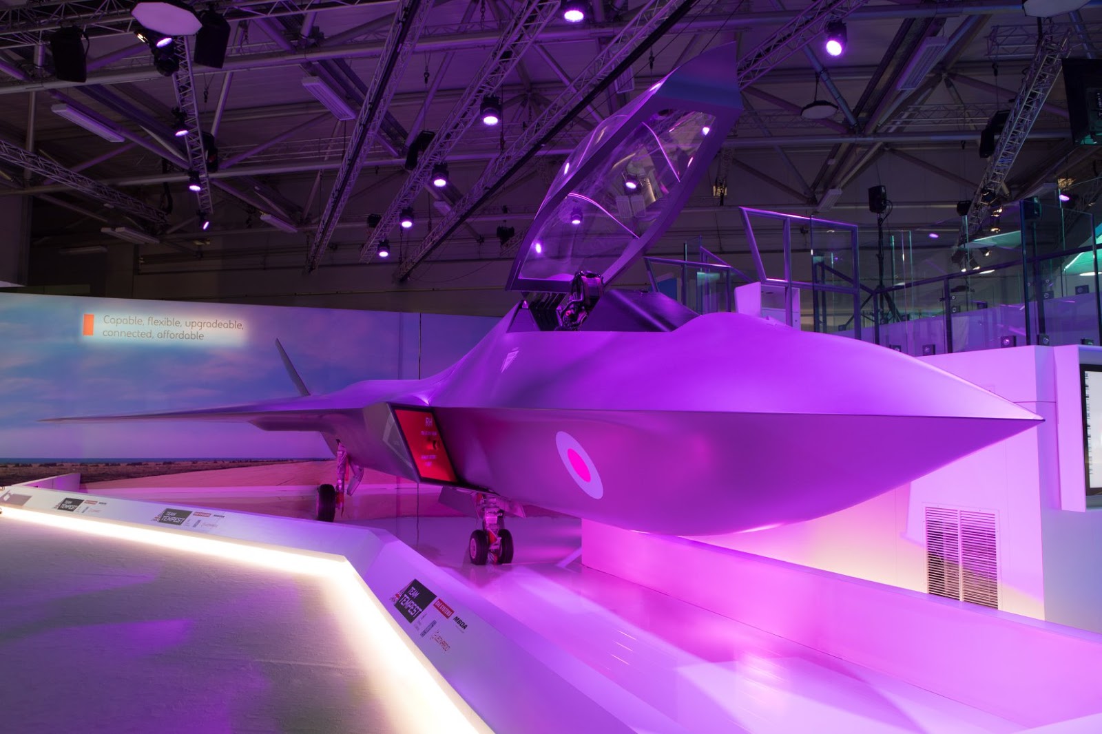 THAIDEFENSE-NEWS: UK unveils new Tempest fighter jet model