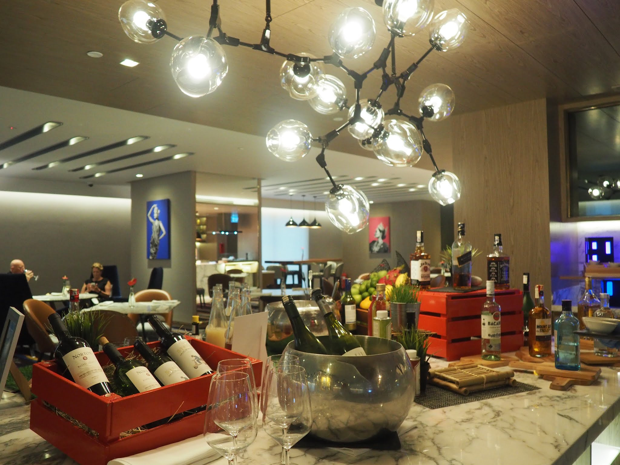 VinaTraveler's Blog: My Top 20 Best Hotel Club Lounges!