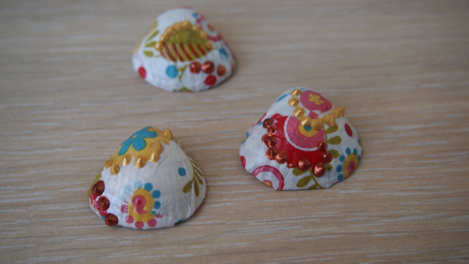 EL PLACER DEL HACER: Decorando conchas de mar