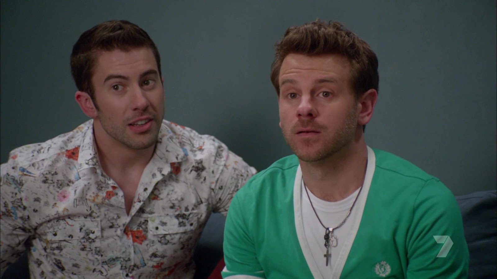 ausCAPS: Damien Bodie and Nick Simpson-Deeks kiss in Winners & Losers 2 ...