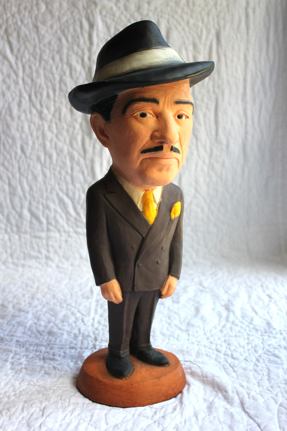 junk and howe: What a Piece: The Esco Statue