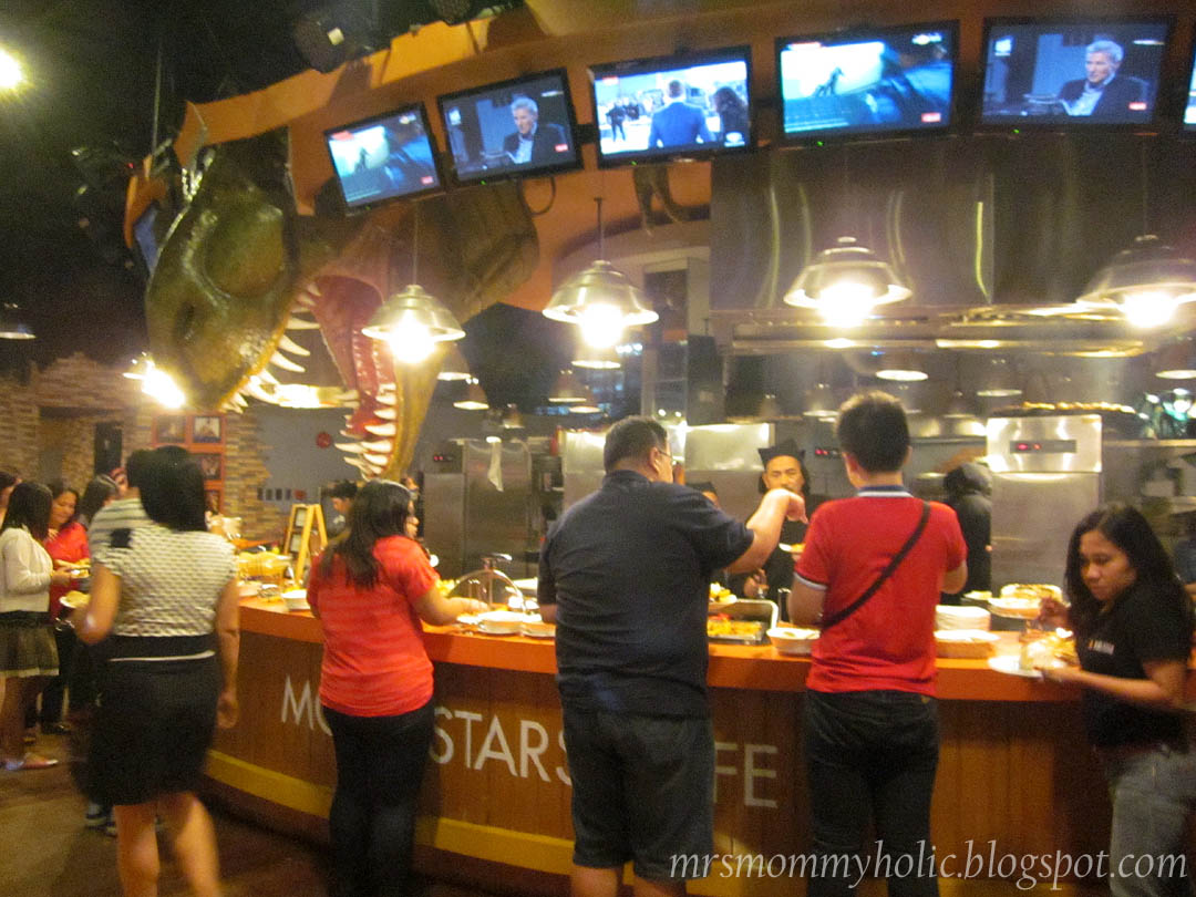 MrsMommyHolic: Movie Stars Cafe's Dino Buffet