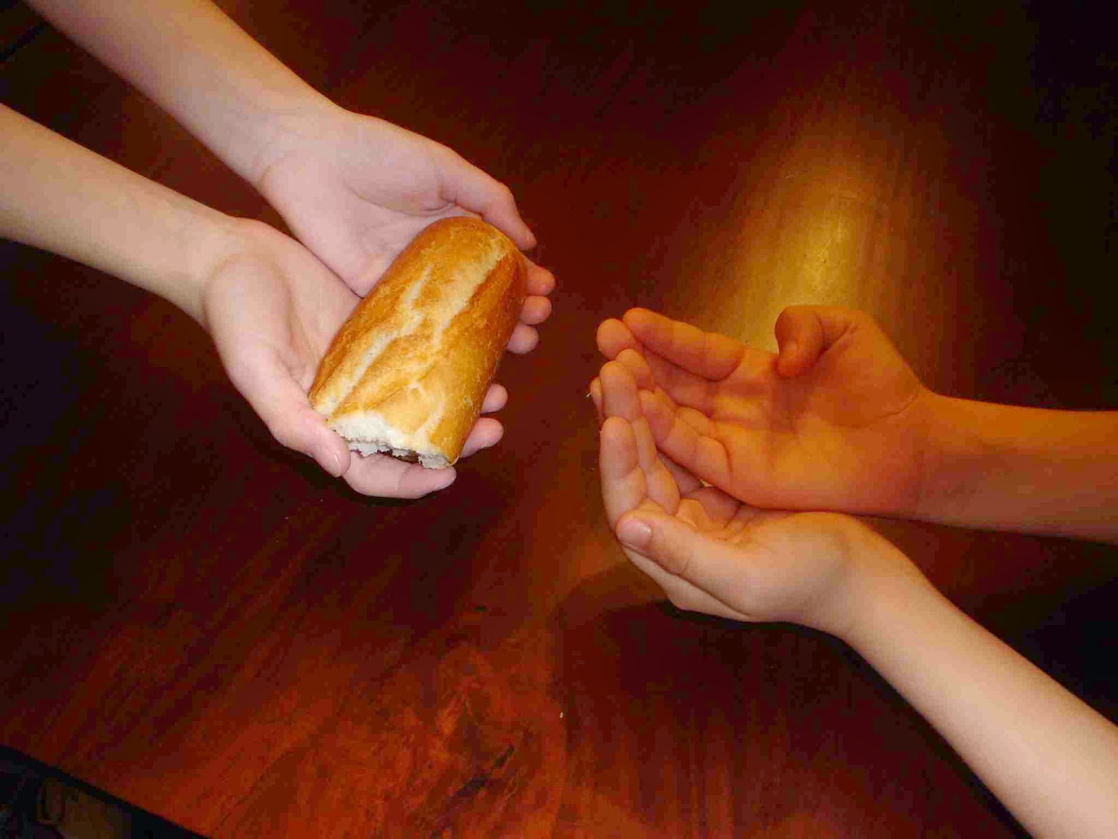 Vivir los salmos: Abres tu mano y nos sacias