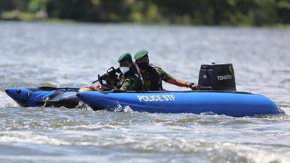 Police commando's prep for waterborne operations