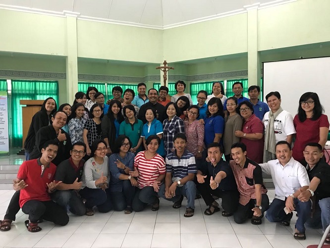 Rumah Khalwat Santa Maria - Tawangmangu: GURU DAN KARYAWAN SMP REGINA ...