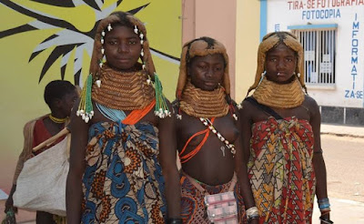 A TRIBO ‘MUÍLA’ É UMA DAS RARIDADES DE ANGOLA « Revista Òmnira