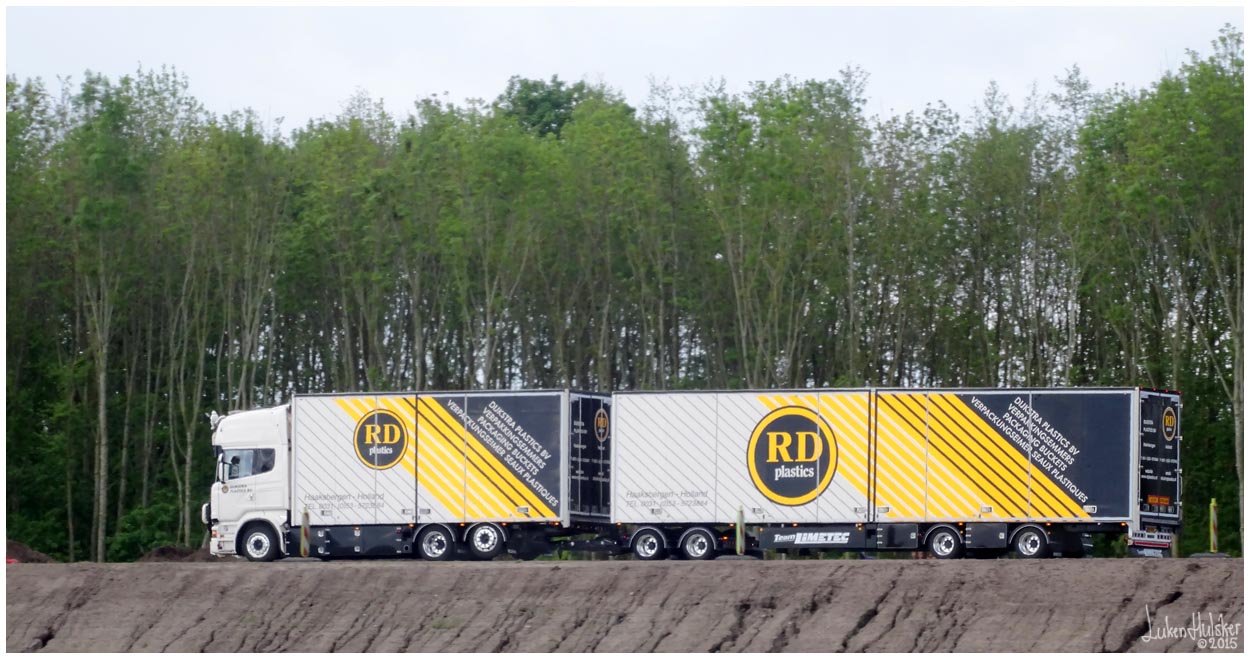 SCANIA: Scania R500 V8 ''roadtrain gigaliner'' on the road