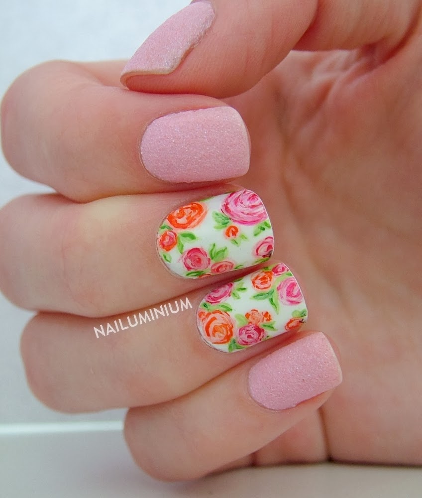 Nailuminium: Princess' Roses