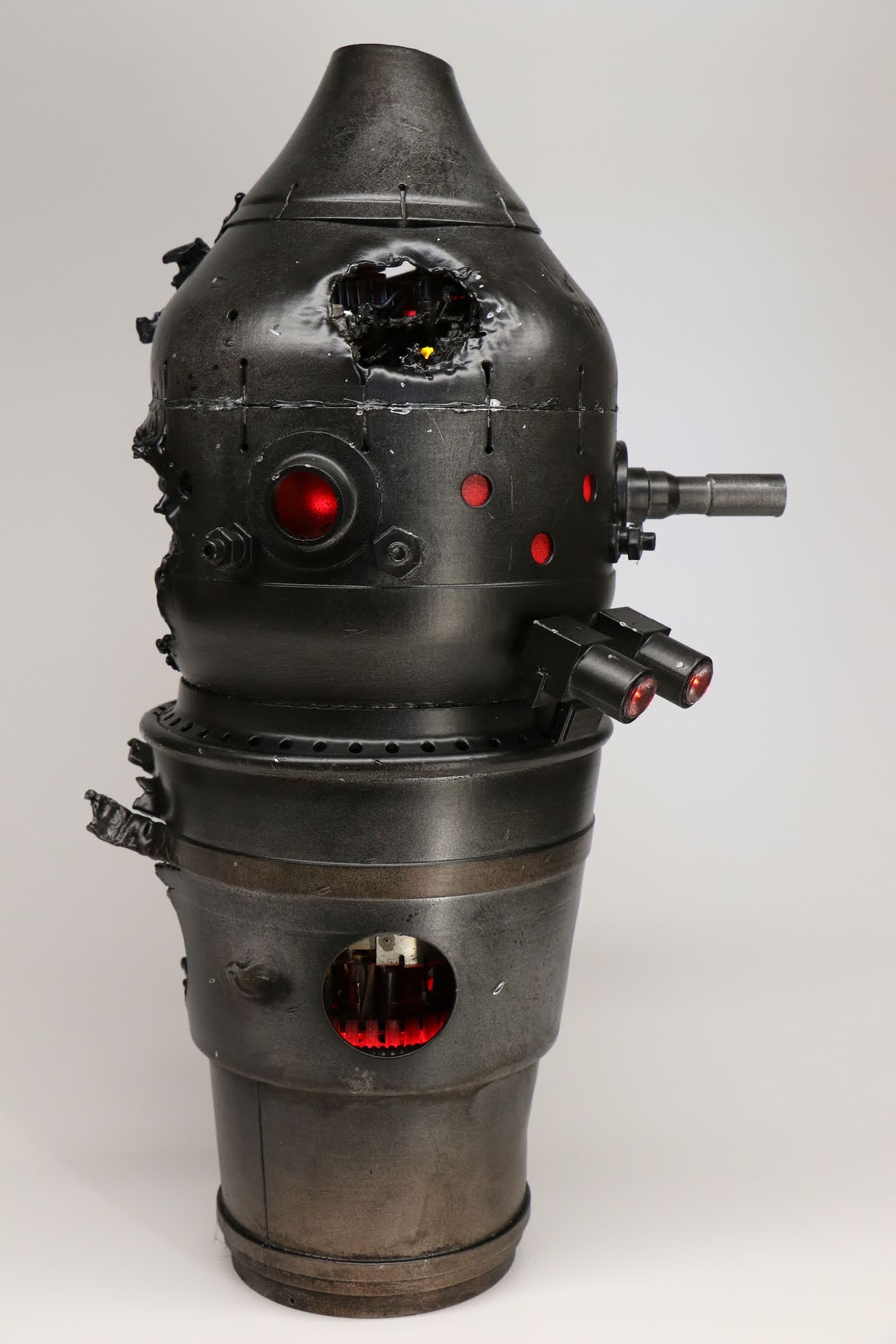 RO-LIGHTSABERS: IG11 droid To nurse and protect