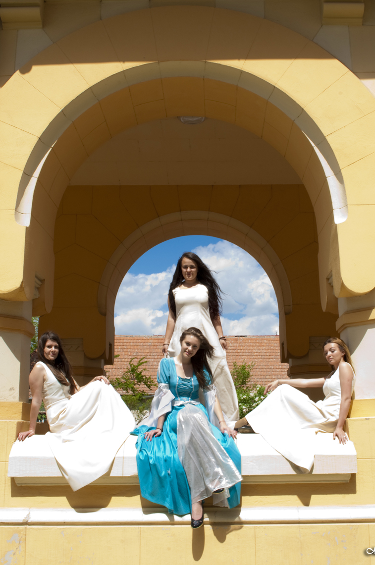 Marian Photography Art: Medieval girls