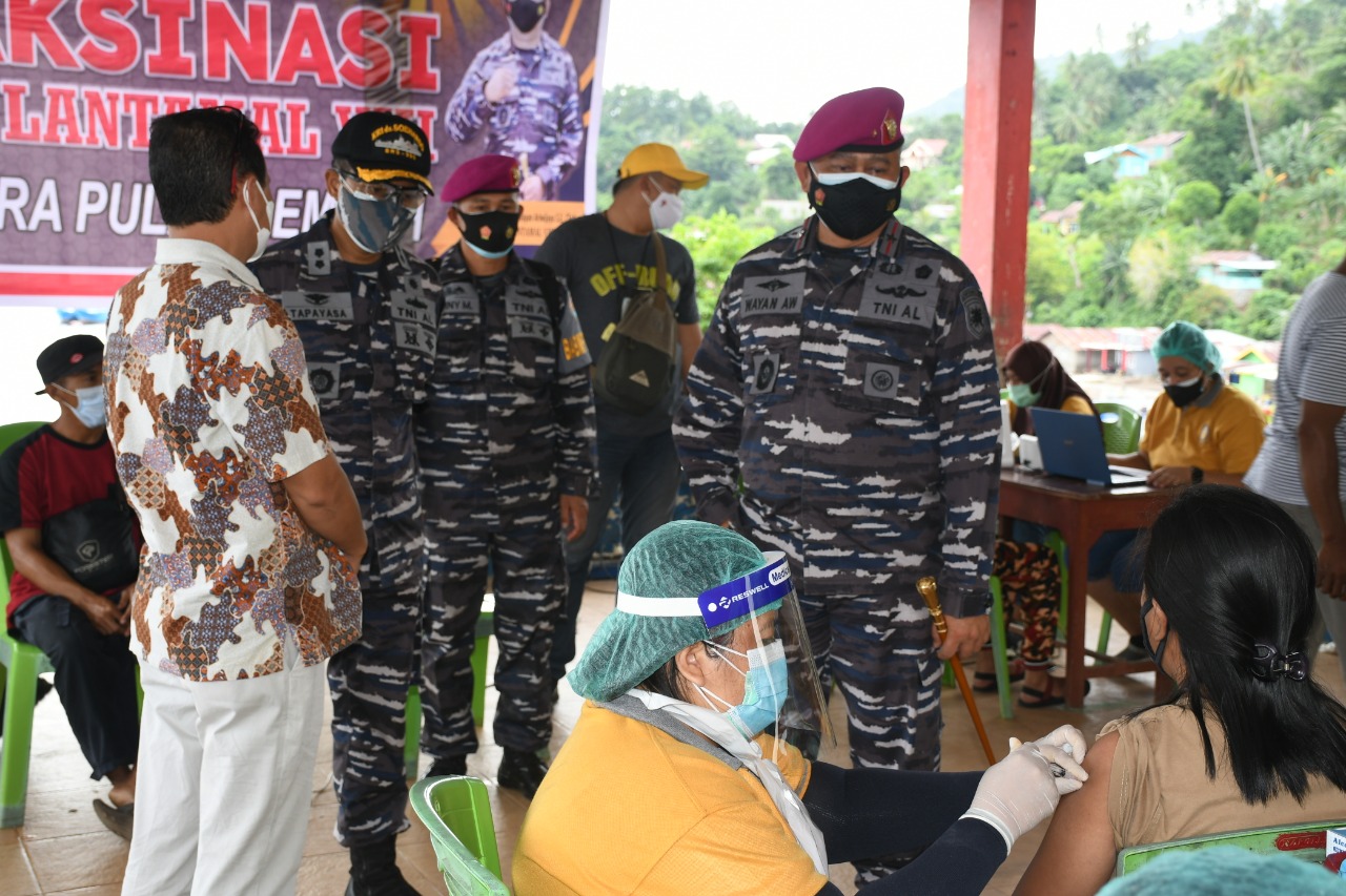 Monumen Trikora Bitung Kembali Menjadi Tempat Serbuan Vaksin TNI AL Monumen Trikora Bitung Kembali Menjadi Tempat Serbuan Vaksin TNI AL