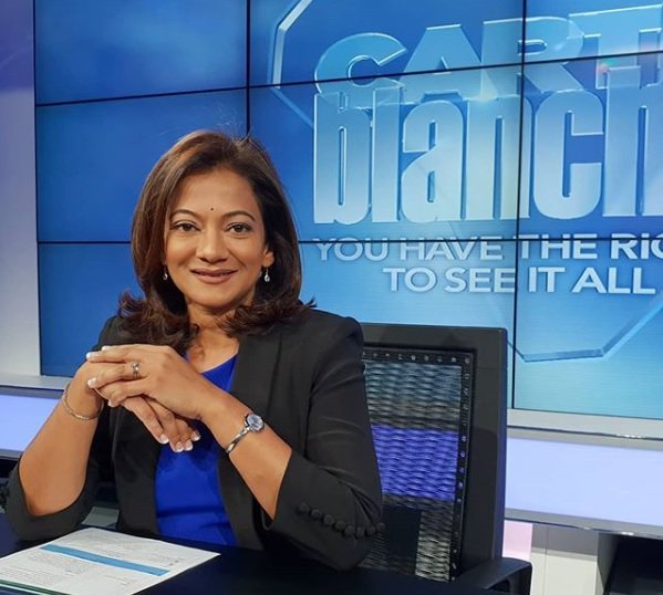 artSMart: DEVI SANKAREE GOVENDER BIDS CARTE BLANCHE A FOND FAREWELL