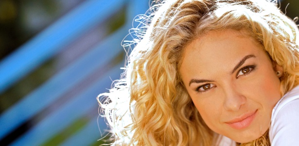 Rebeldesbrr: Roberta mostra o seu lindo corpo em Rebelde veja