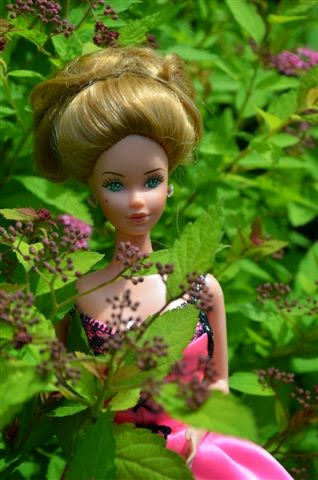 Dolls of the World. Blog Simran : Pierwsza Barbie Paryżanka/The first ...