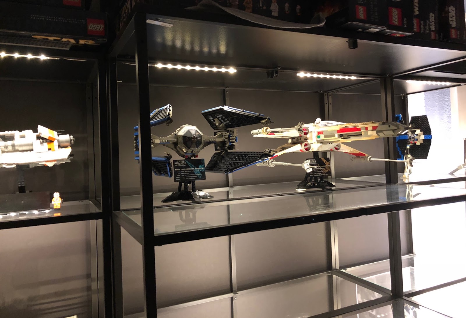 GEEK DIY BAM!: LEGO STAR WARS DISPLAY WALL (PART 3 – COMBINING MULTIPLE ...