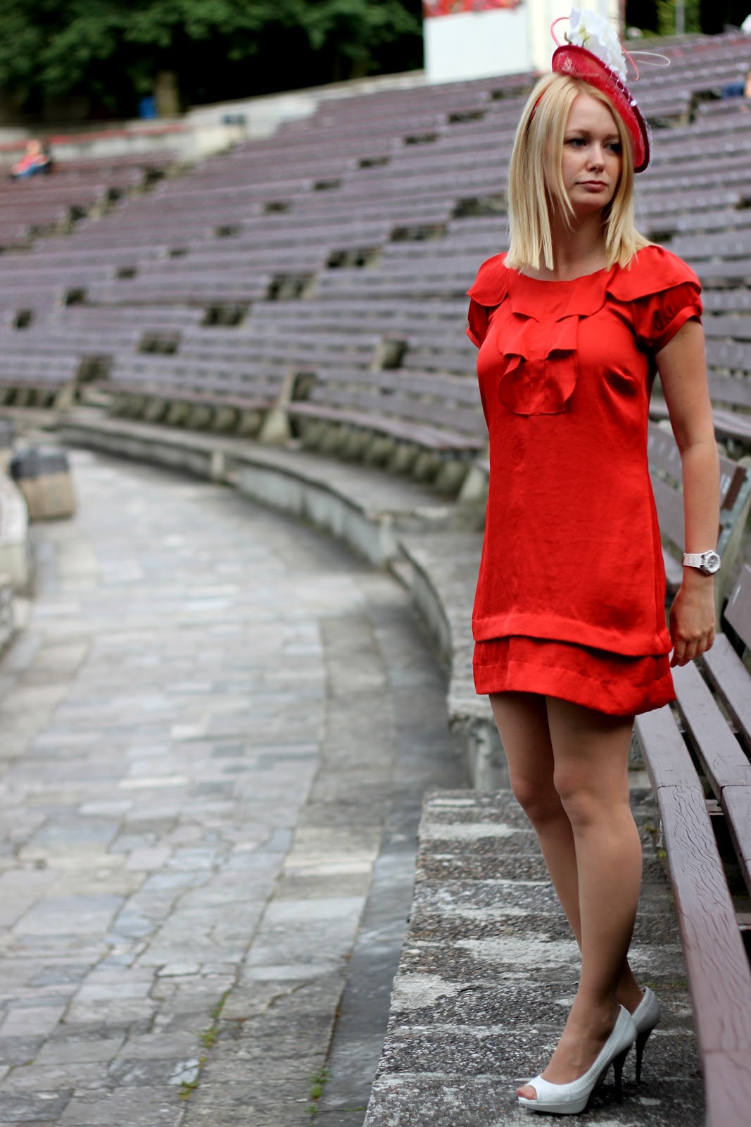 Fascynatoria - WOMEN, FASHION, HATS: Fascynator w operze leśnej