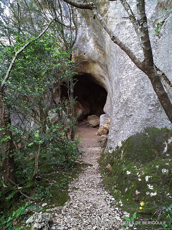 Un jour....Une photo !: Les grottes de Bérigoule " ou le massacre de ...