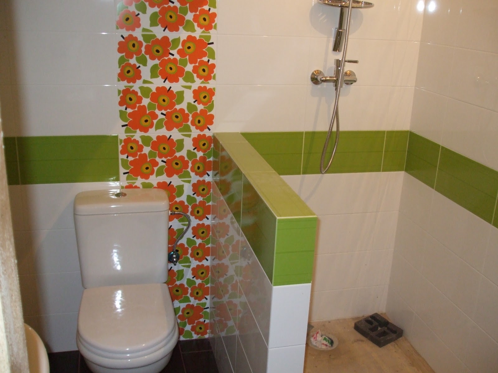 AZULEJOS, ALICATADOS Y ALICATADORES.: alicatado de baño