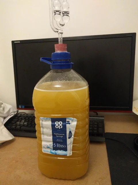 How to make 'prison hooch' (AKA pruno) | How to Home Brew Beer