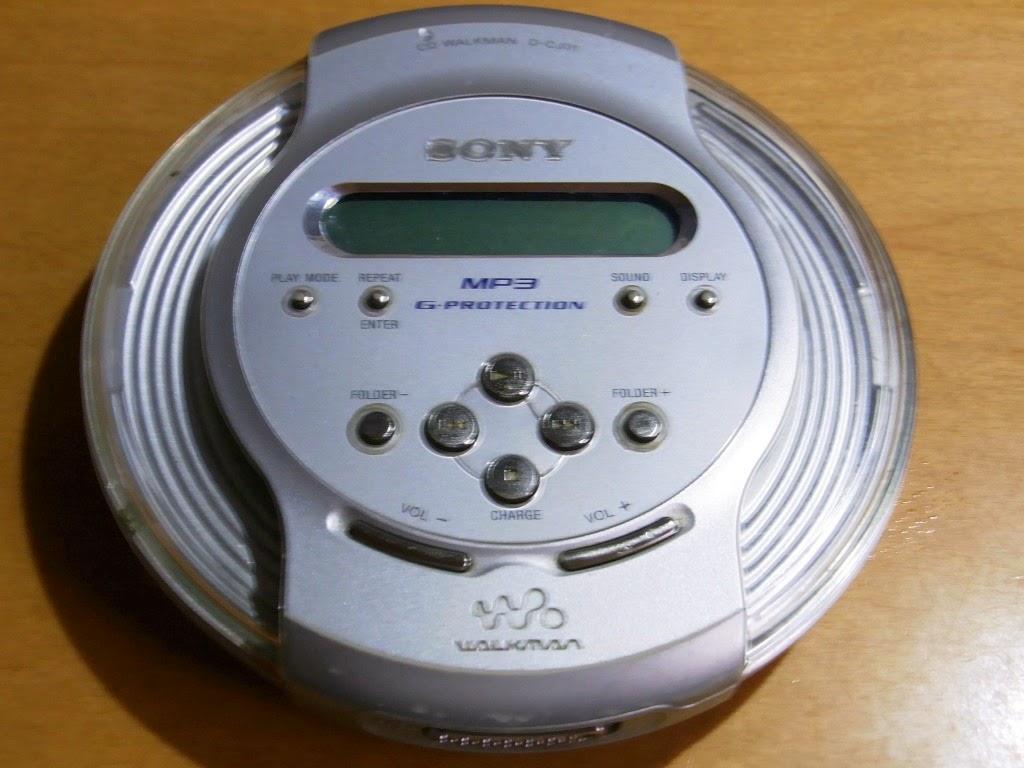 卓上オーディオ (Tabletop Audio): ポータブルCDプレイヤー(SONY D-CJ01)
