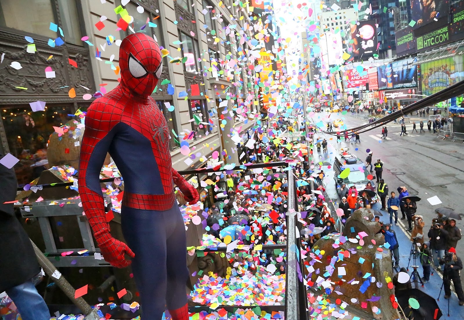 SNEAK PEEK : New Year's Eve With "The Amazing Spider-Man 2"