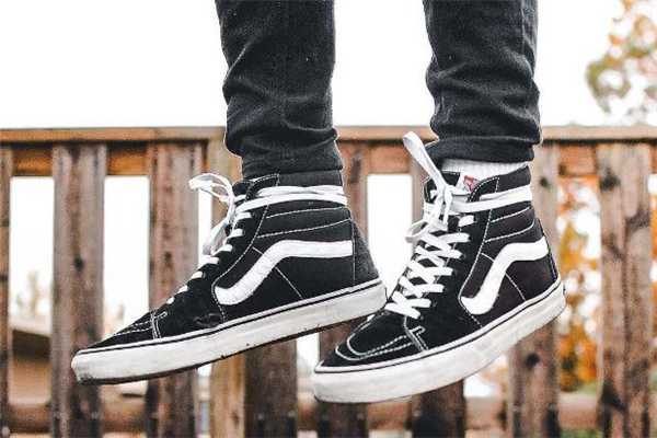 The Difference Between Vans Red Label And Black Label The Difference Between Vans Red Label And Black Label