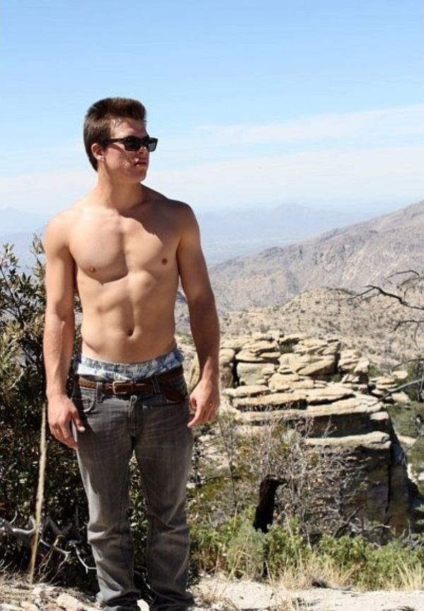 Favorite Hunks And Other Things Prime Time Supporters Jimmy Tatro