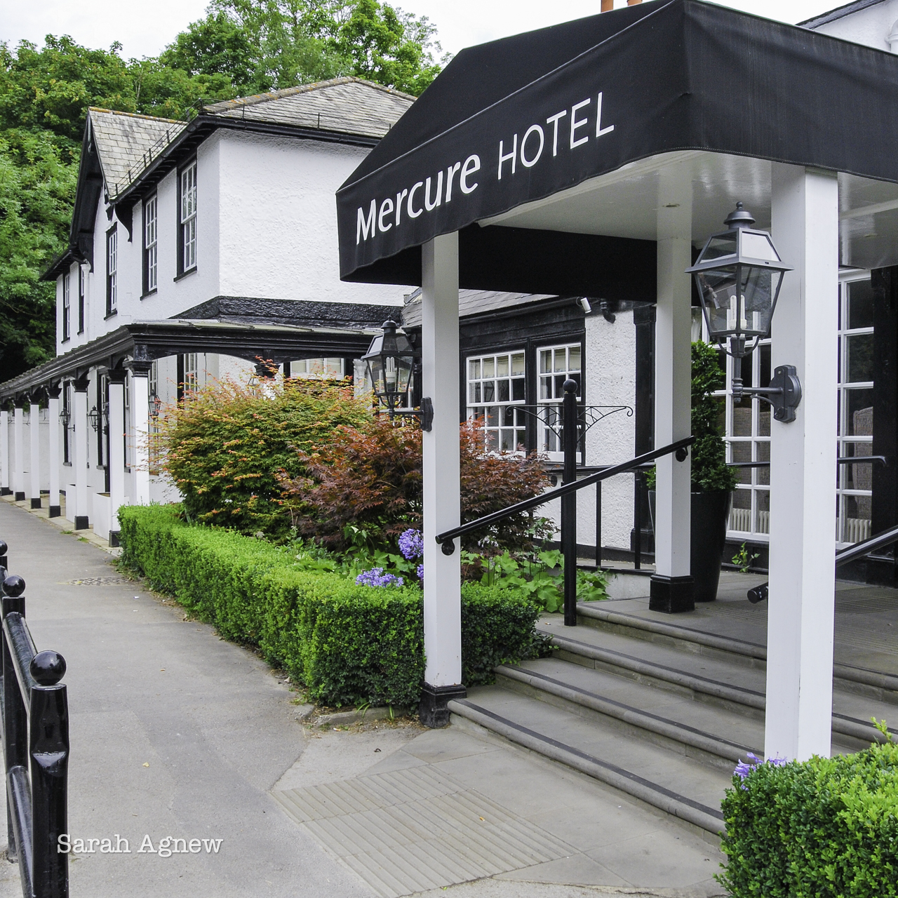 Days Away - A Mercure Summer Stay at the Burford Bridge hotel in Surrey ...