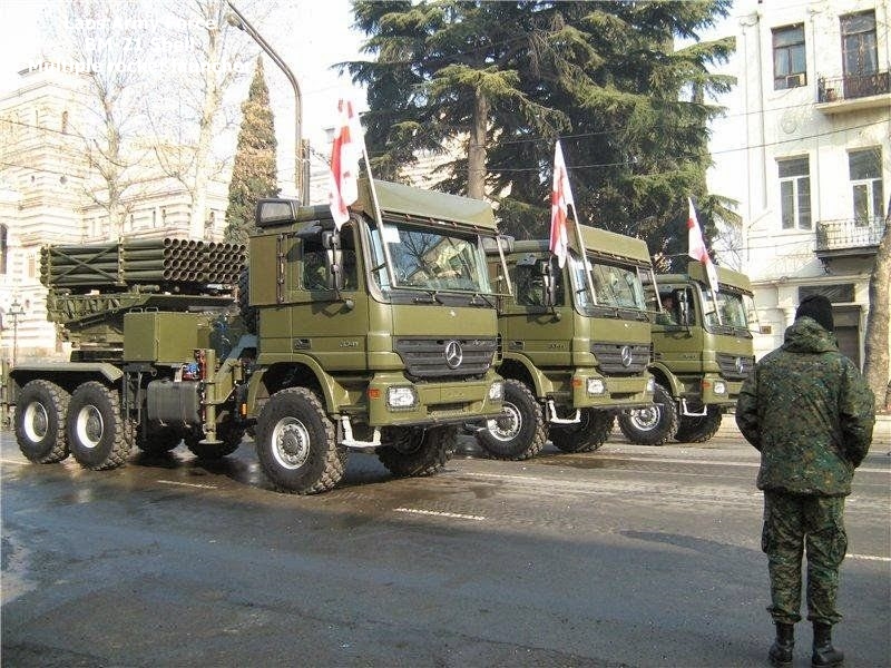 វិទ្យាសាស្រ្តយោធាកម្ពុជា: កាំជ្រួចហ្វូងធុន BM 21