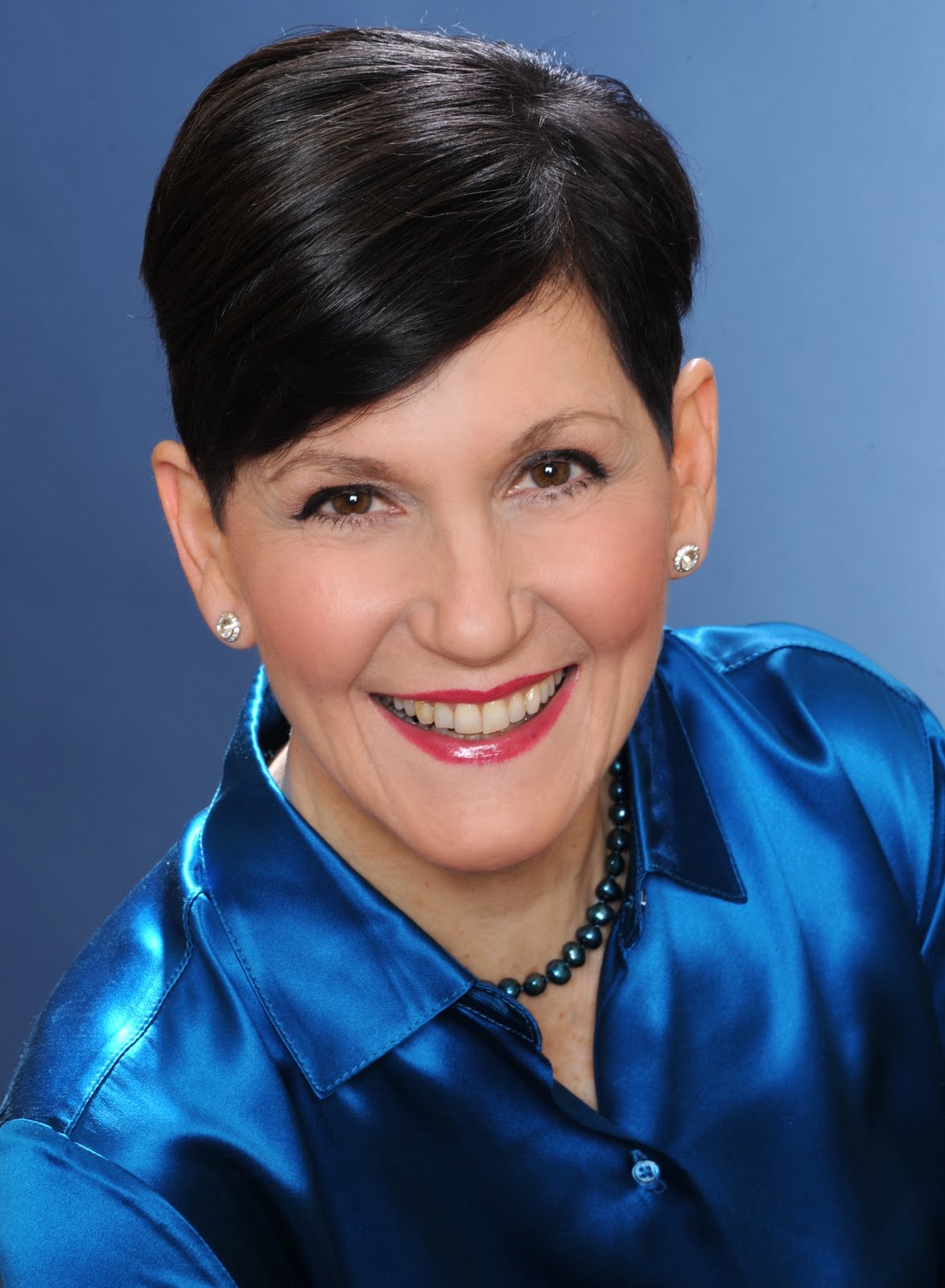 Interview with Lynne McTaggart, author of "The Bond" - The Writer's ...